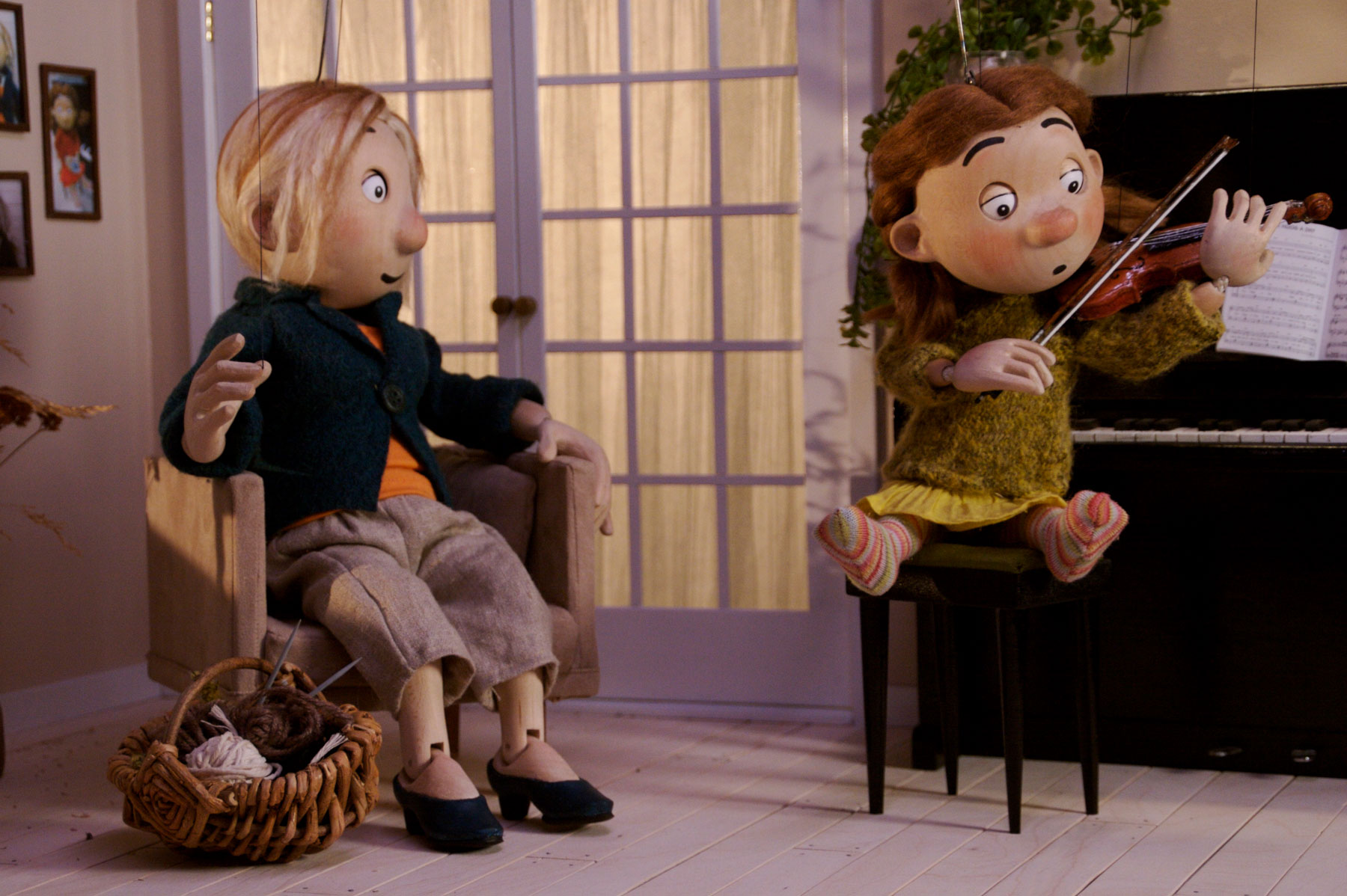 Puppets in Television - Worlds of Puppets by Bernd Ogrodnik